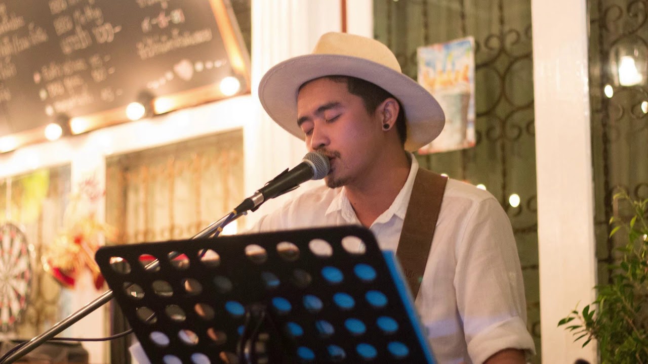 เพราะเธอหรือเปล่า (The innocent) - Cover By Atom Kittiwat - YouTube