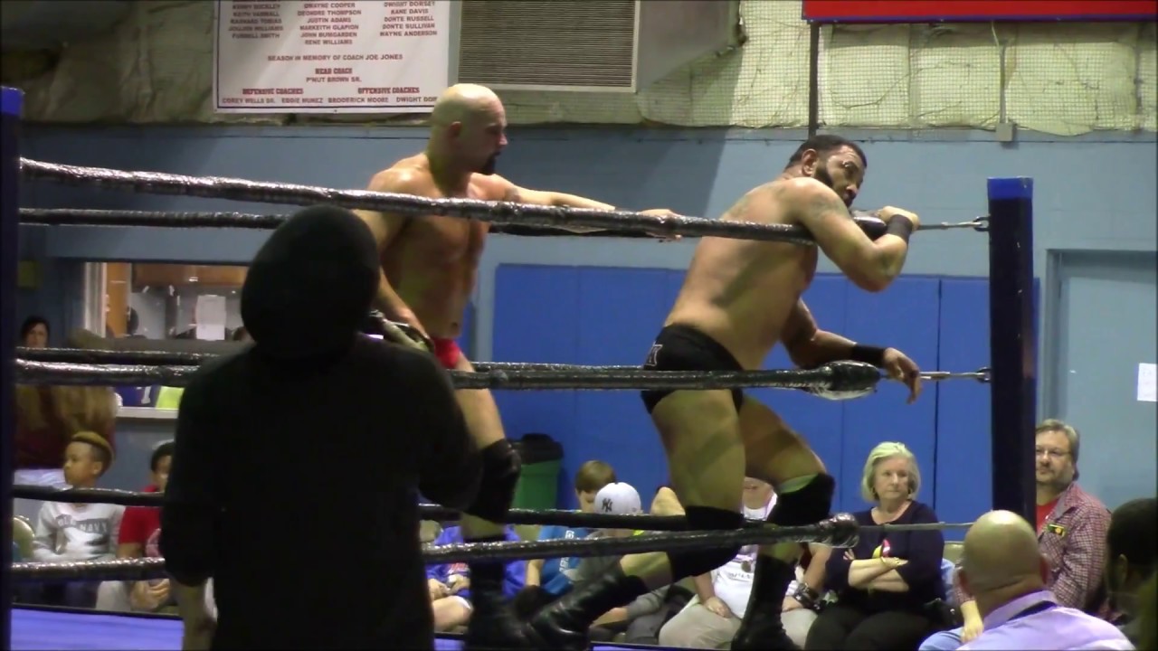 "Redd Dogg" Rodney Mack w/ BiG RAMP vs. "Battle Born" John Saxon ...