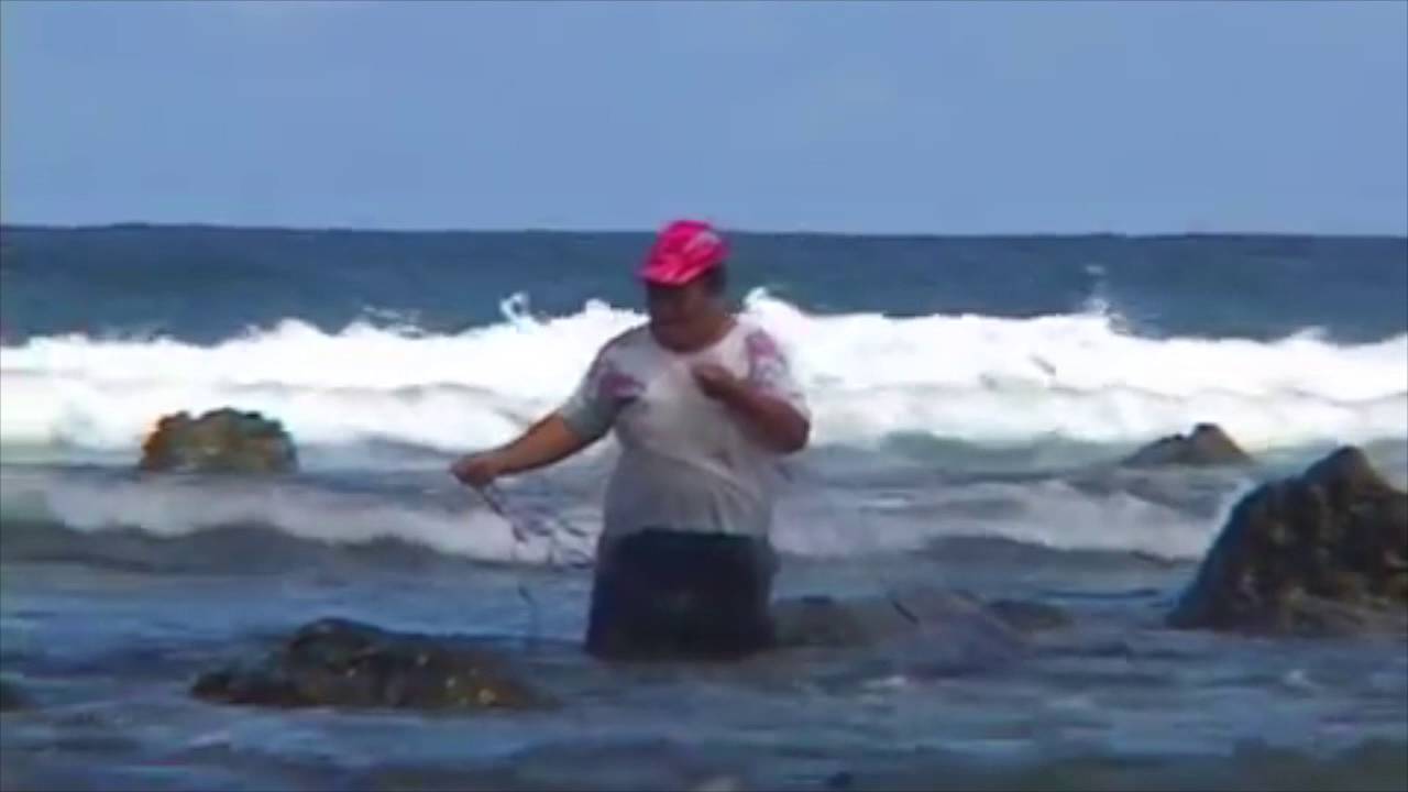 Reef Fishing in Kosrae - YouTube