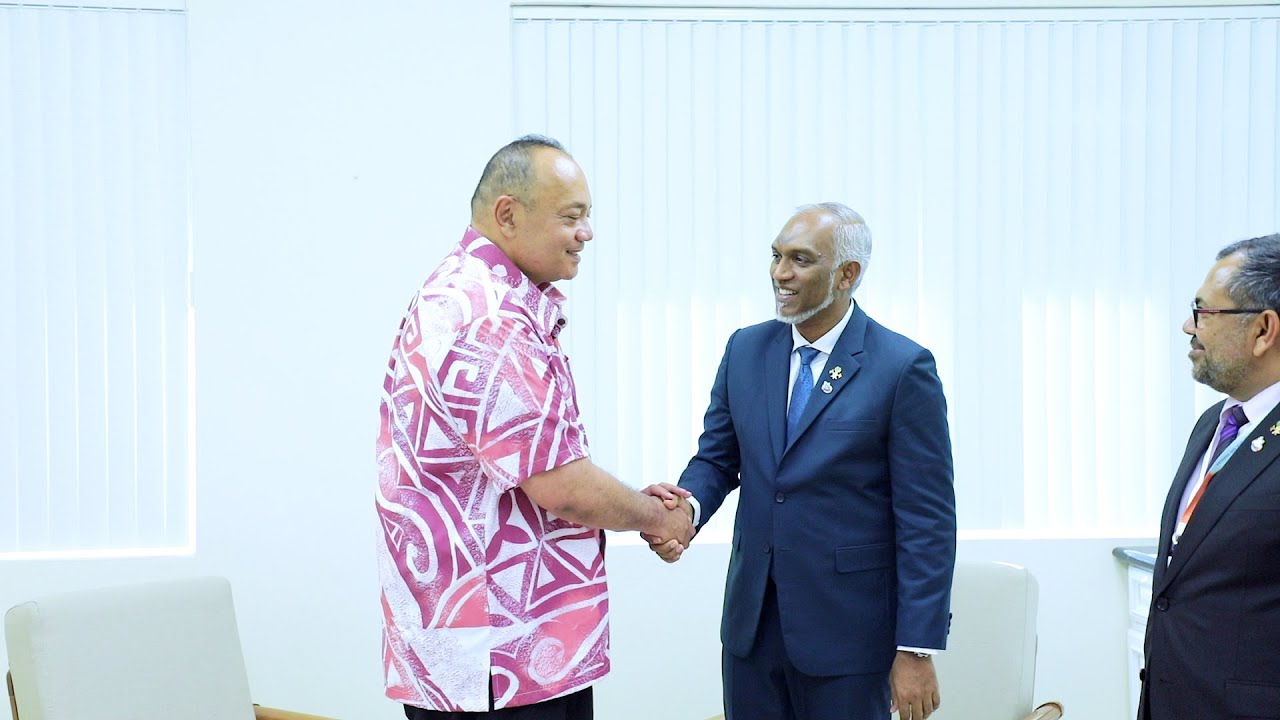 The President meets with the Prime Minister of Tonga - YouTube
