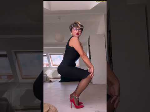 Julia Woo : Over50 nylon model Self love & high heels fashion modeling  biography lifestyle 