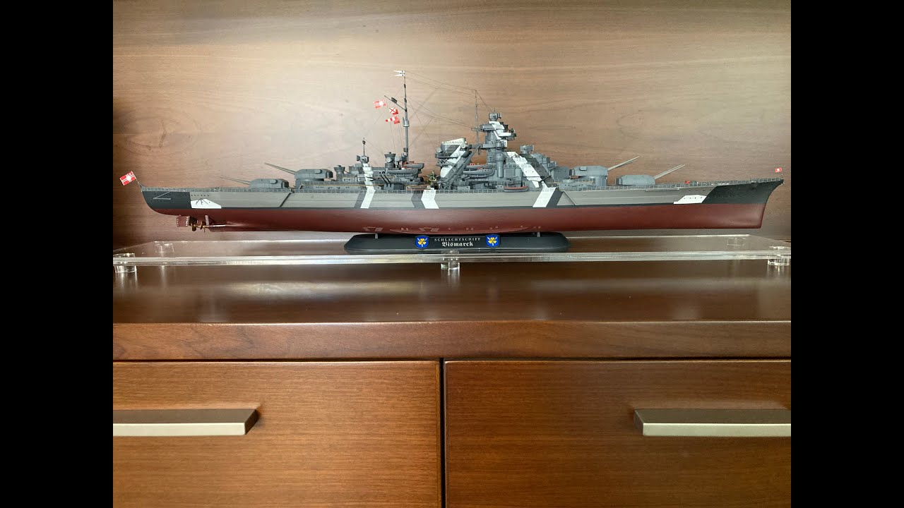 Revell Bismarck 1:350 - YouTube