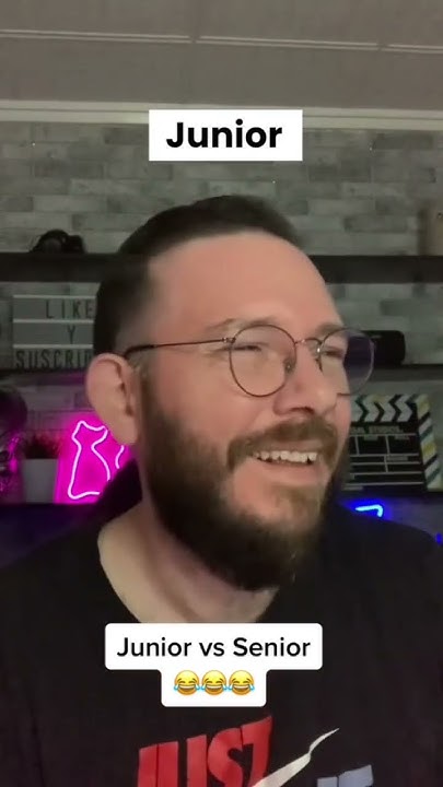 Junior vs Senior 😂 #shorts #programming #developer #dev #programmer # ...