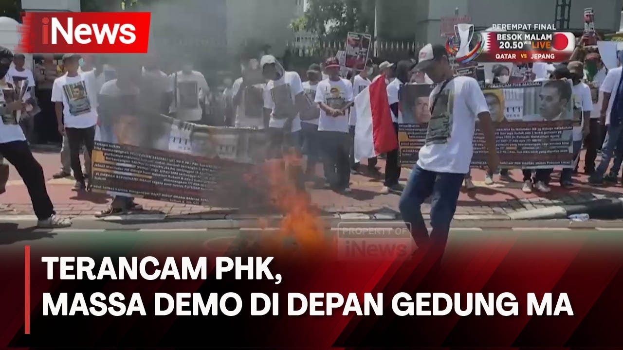Demo Depan MA Karena Terancam PHK - YouTube