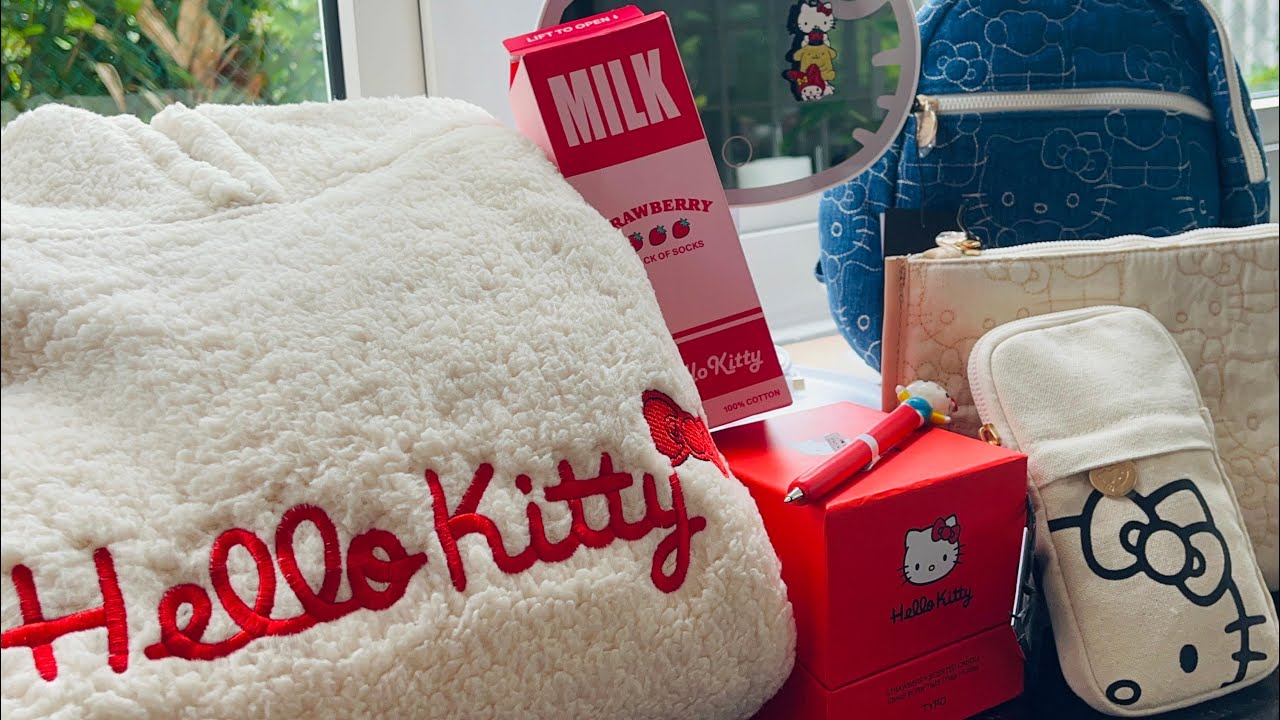 HELLO KITTY UNBOXING! - YouTube