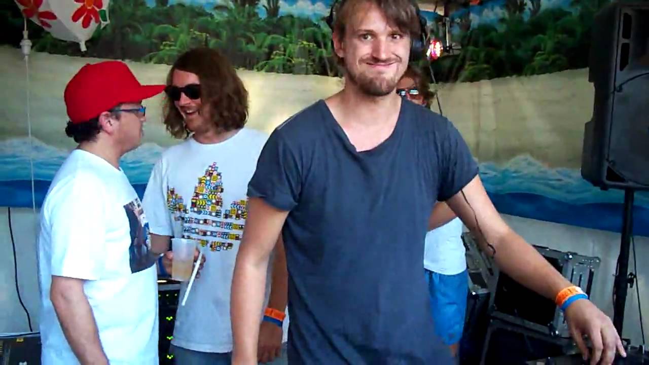 Acid Mondays @ Playground Weekender Festival 2010 (vid 4) - YouTube