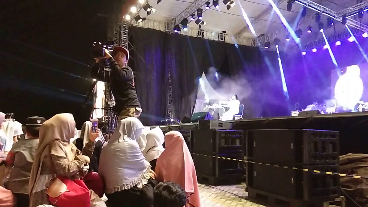 NISSA SABYAN GAMBUS BAND HADIR DI TANAH BUMBU KALSEL(21) - YouTube