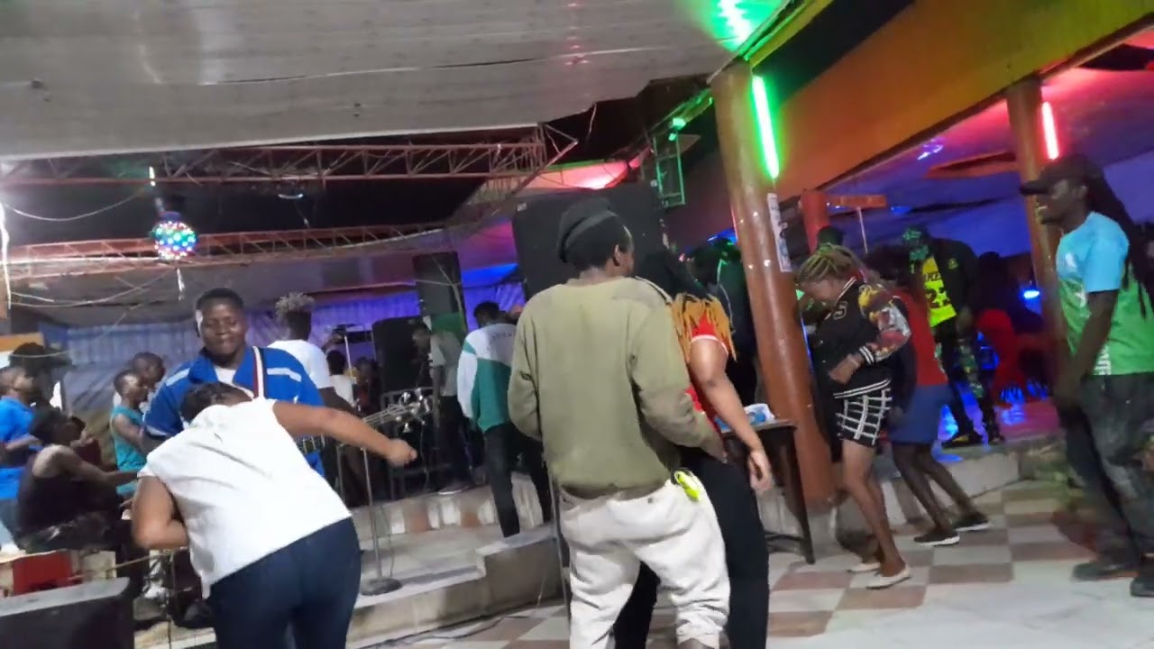maima-asu-live-perfomance-sikia-mlio-tu-kitawa-climax