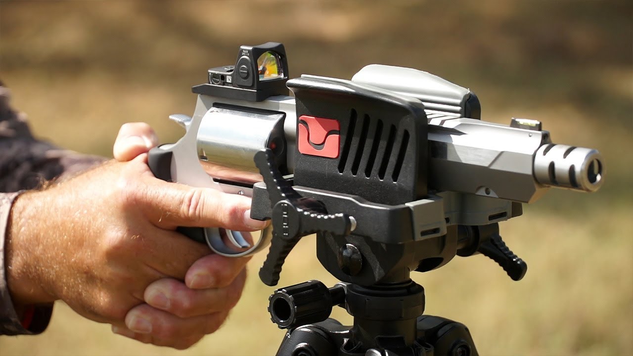 Aiming With a Handgun - Which Sights To Use? - YouTube