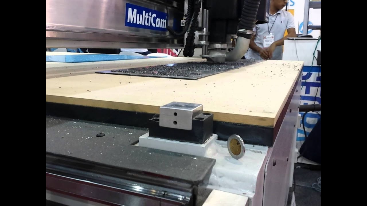 MultiCam Digital Express Cortando Alupanel - YouTube