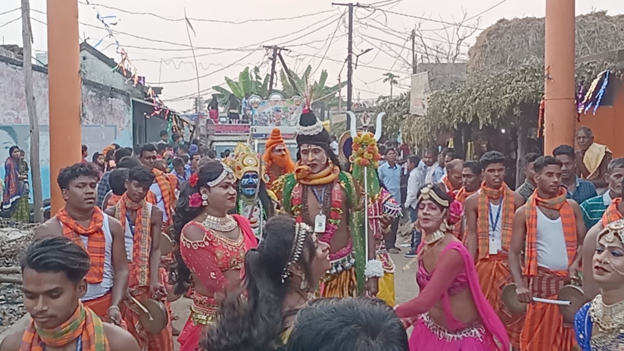 Dola Jatra | Dola Purnima | Dola Jatra Maja In Barihapur - YouTube