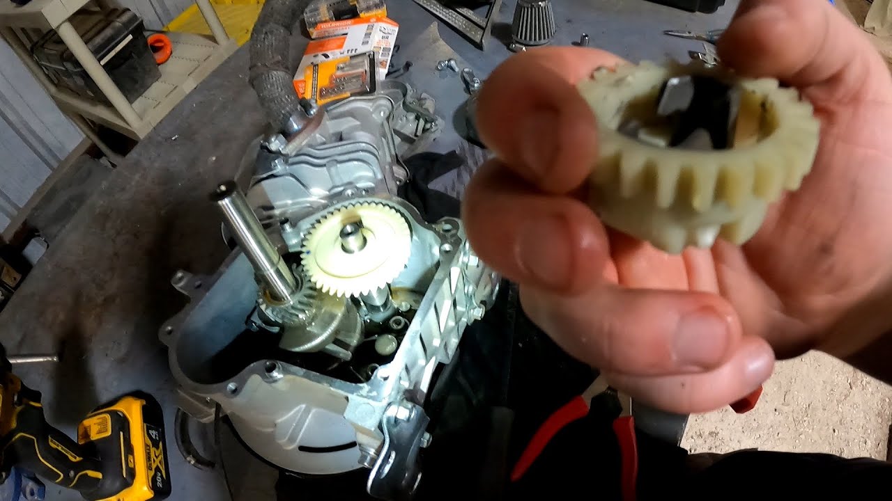 Governor Removal. 3HP Engines, Coleman 100cc/ Harbor Freight 79cc - YouTube