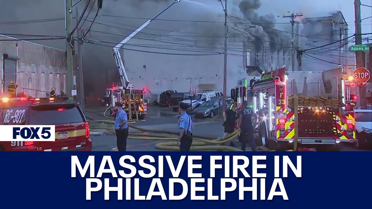 Massive Philadelphia fire sends smoke, flames into the sky - YouTube