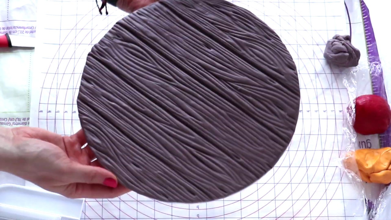 How to cover a cake board with fondant and give it a wood finish ...