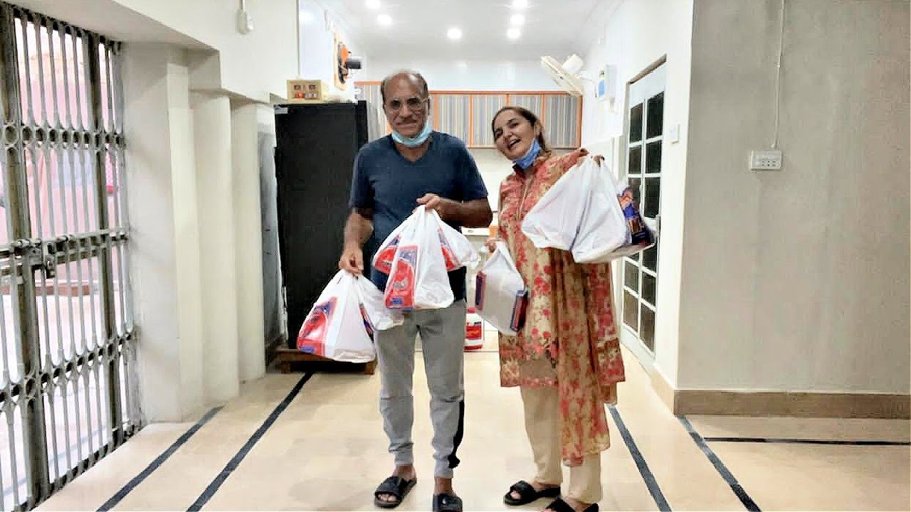 HANDING OUT SWEETS TO OUR NEIGHBOURS FOR OUR GRANDDAUGHTERS BIRTH - YouTube