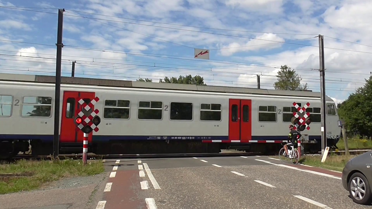 Spoorwegovergang Lier/ Passage a Niveau Lierre/ Railroad-/ Level ...