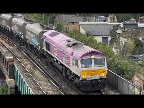 Freight Train - GBRf 66734 “Platinum Jubilee” - YouTube