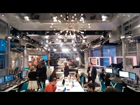 #ReadySetGo: Robin steps onto HLN's new set! - YouTube