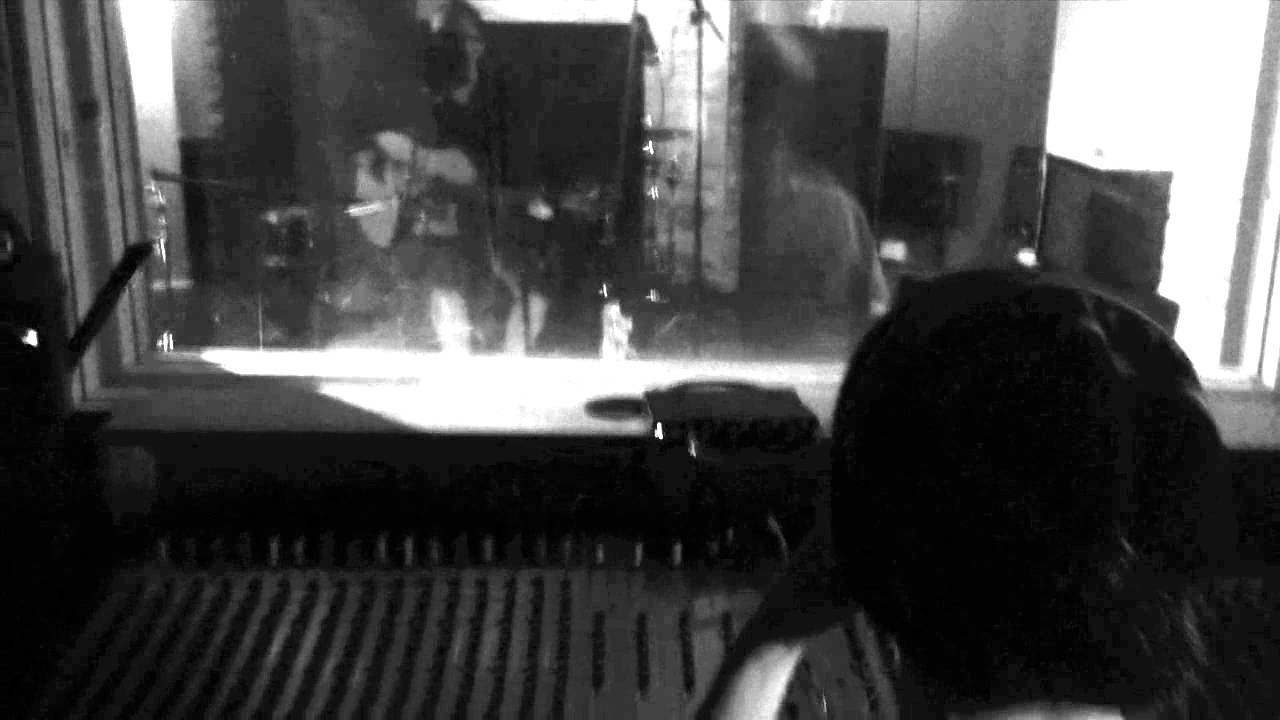 Ian Britt - Heartless (Live) - YouTube