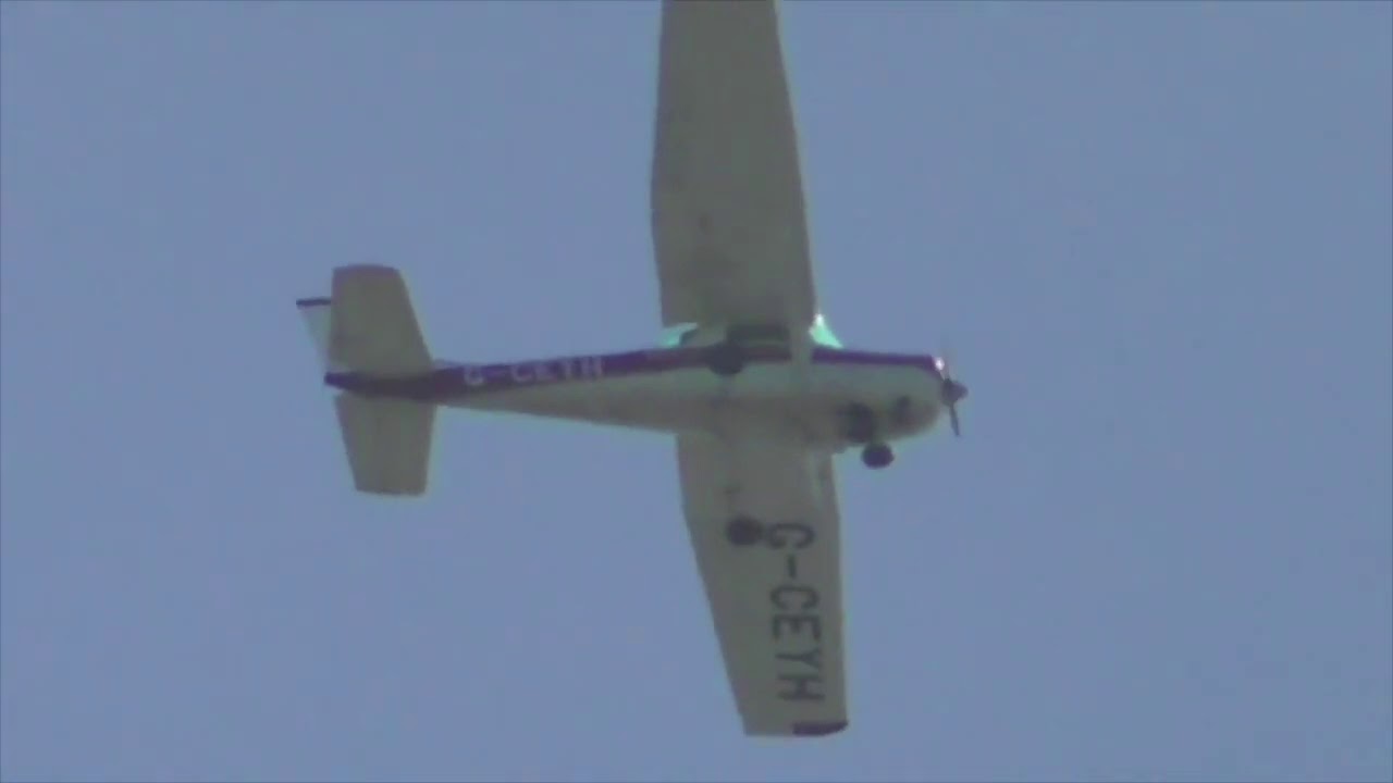 Cessna 152 Cornwall Flying Club 1 Piston Engine G-CEYH Private ...