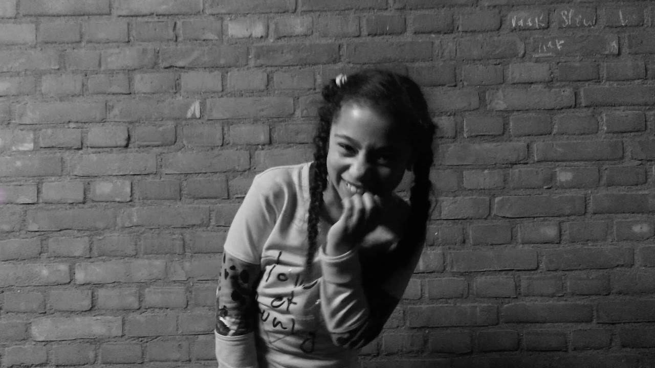 MIJN EERSTE INTRO! | TRICKY VICKY - YouTube