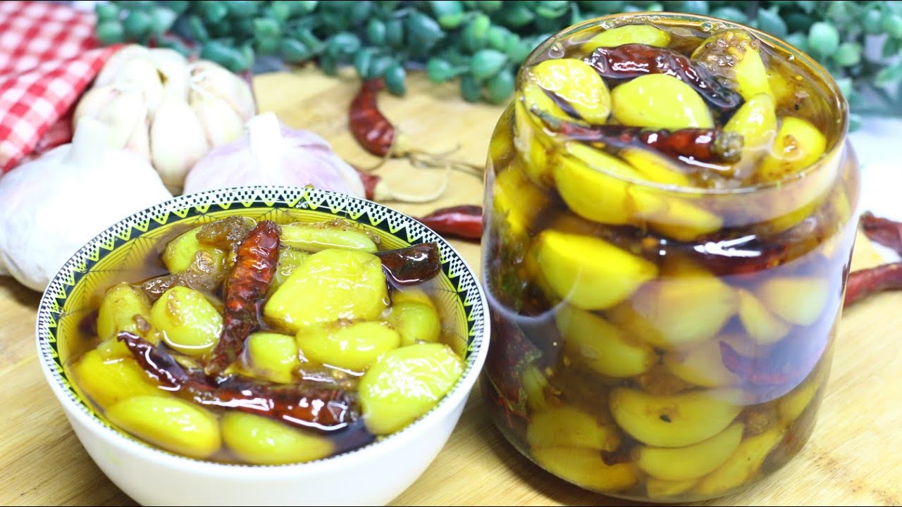 রসুনের সহজ এবং মজার আচার||Rosuner Achar Recipe Bangla ||Garlic Pickle ...