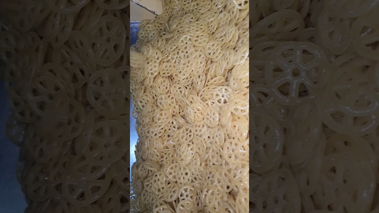 wheel type frymes snack making machine - YouTube