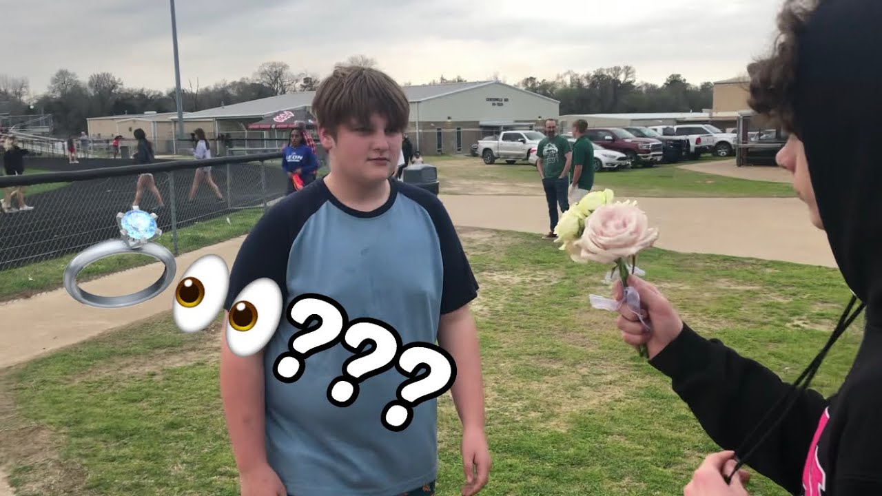 Proposing to Random People! - YouTube