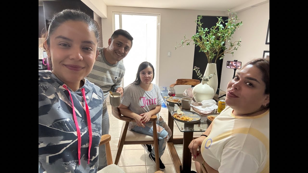 Desayuno de chavas - YouTube