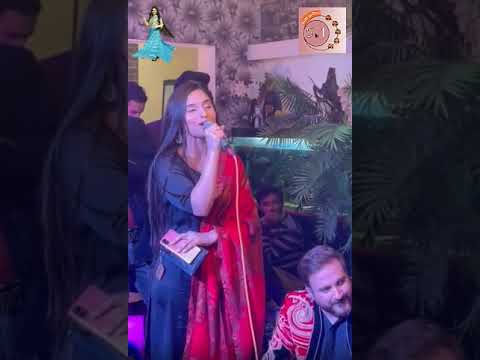Ukasha Gull best song II Ukasha Gull on stage II Ishaaro ishaaro - YouTube