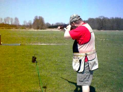 Pete shooting trap @ Blackwing Shooting Center - YouTube