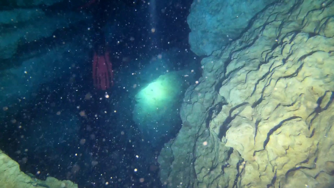 Devils Den SCUBA dive in 4k - YouTube