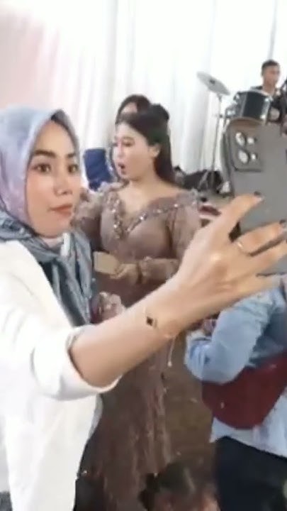 sekecewa itu,tamu joget heboh #viralshort #dangdut #bajidor . full cek YT jameszoms46 - YouTube