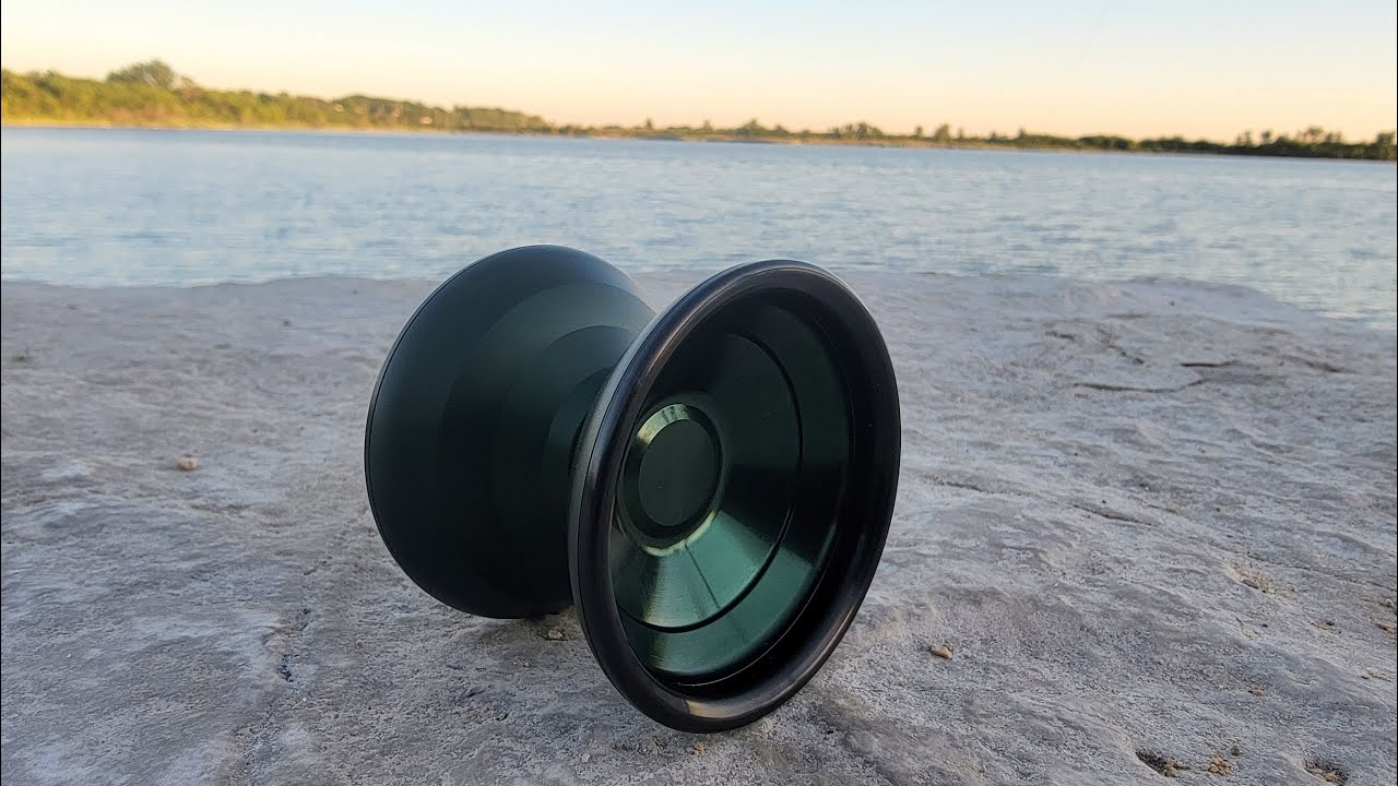 Paladin by THESIS & 2Sick YoYos. Unboxing and review. - YouTube