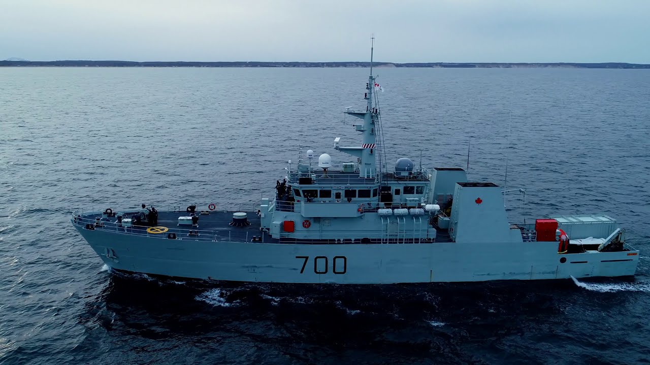 HMCS Kingston - Cape Cod Bay! - YouTube