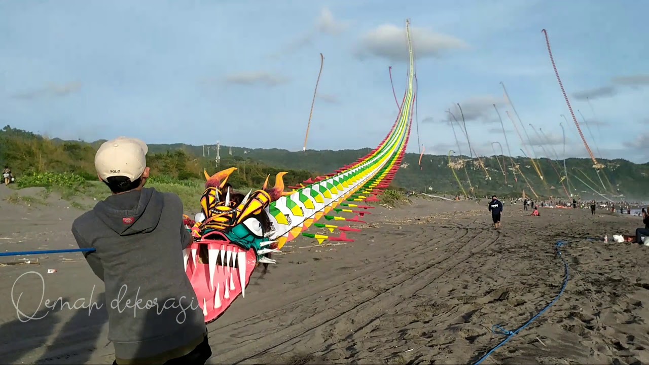 LAYANGAN NAGA 200 KEPING - YouTube
