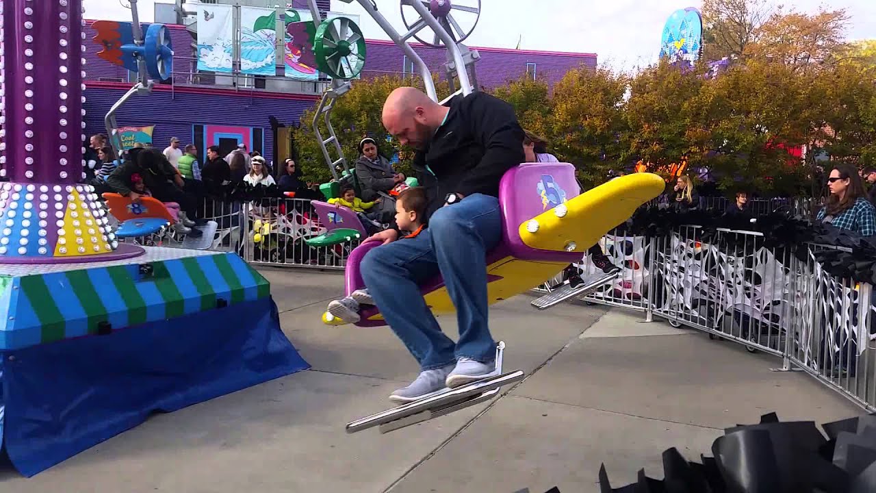 Carter & Daddy Sesame Place Count ride 10/24/15 - YouTube