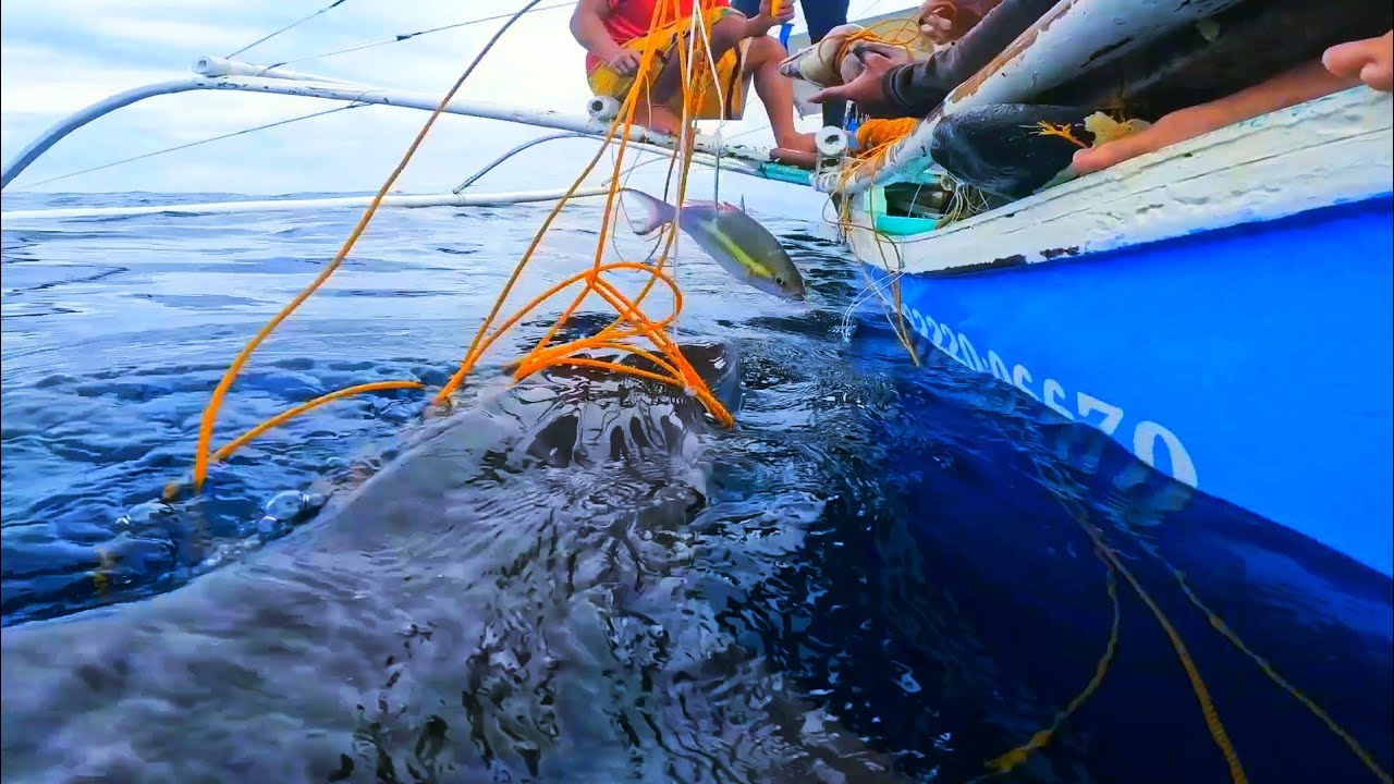 KATAKOT MGA NAHULI | KITANG D'LUBID traditional longline fishing - YouTube