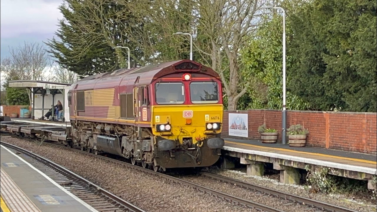 DB cargo 66176 4L45 with 23 containers 11;35 4L Lea Road 16/2/2026 ...