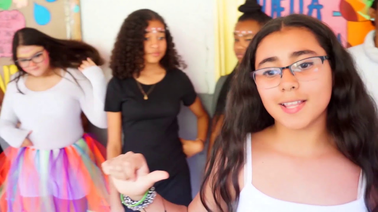 Bomba Estéreo - Soy Yo (I.E. Manuel José Cayzedo) - YouTube