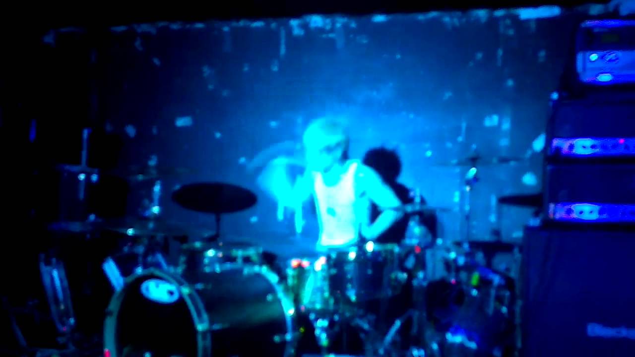 Crossfaith drum solo Cologne - 29 oct 2012 - YouTube