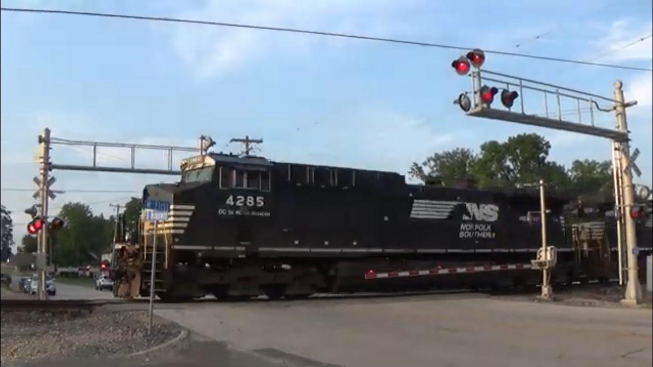 08/13/24 - NS 45R westbound in Hoffman, Illinois - YouTube
