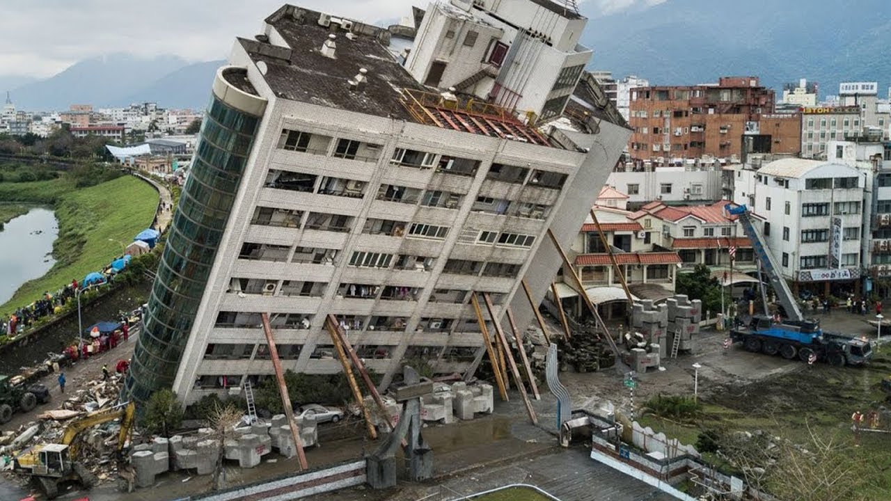 Extreme Dangerous Building Demolition Skills, Heavy Equipment Excavator ...