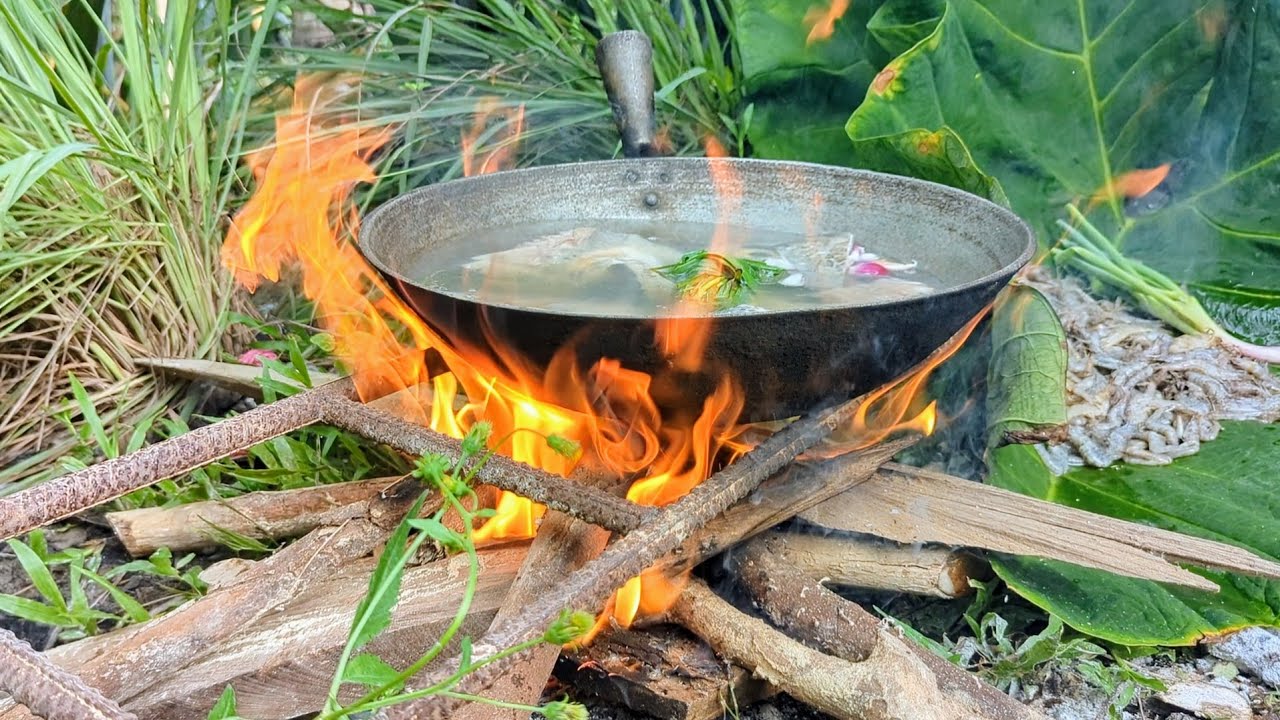 You HAVE to See This FIRE Seafood Boil! 🔥 DomieWorks' Outdoor Cooking ...