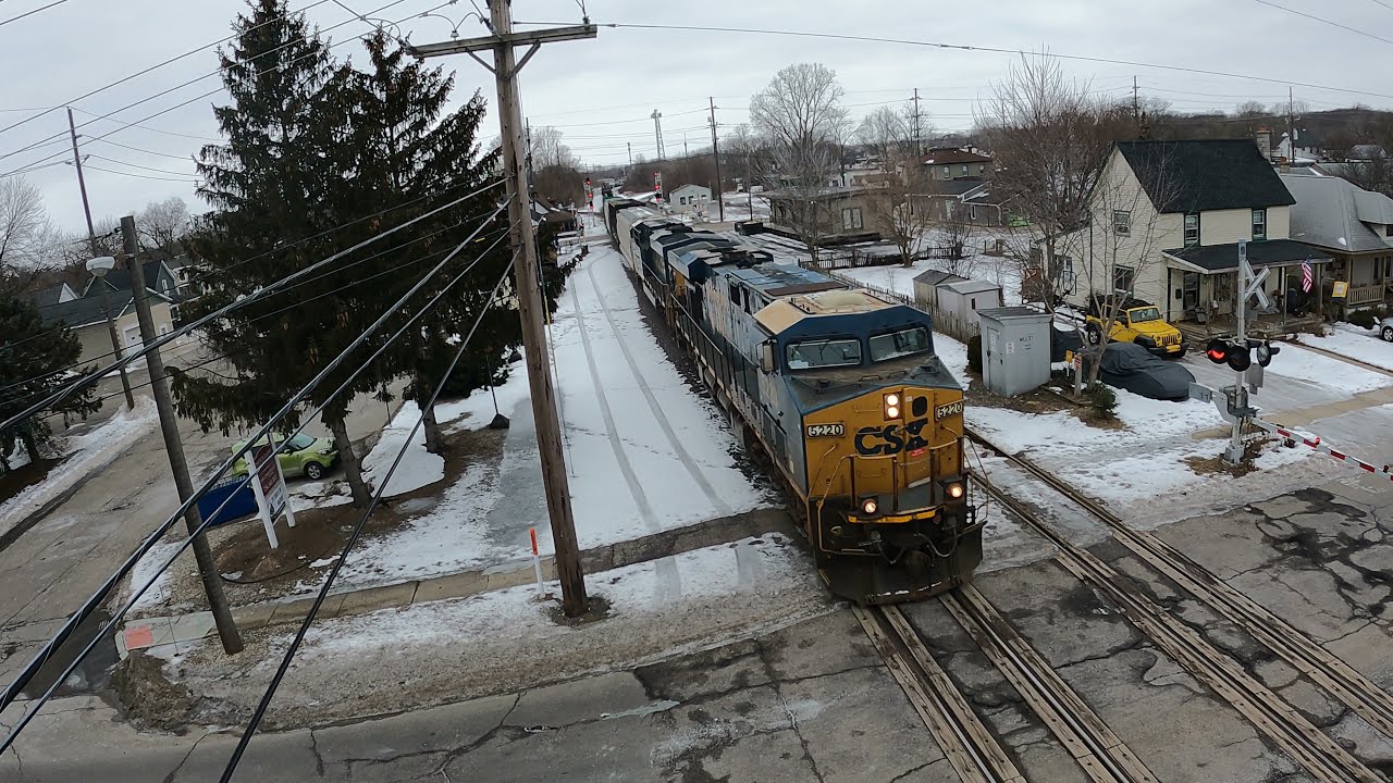 Train Action - Different Angles - CSX 5220 & CSX 5452 - YouTube