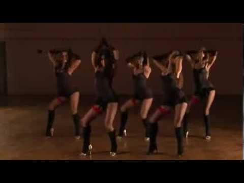 Sexy kızların inanılmaz dansı :)