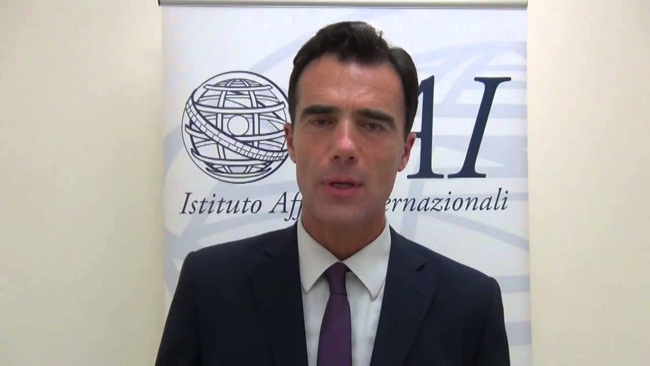 Sandro Gozi - La presidenza italiana e la strategia Europa 2020 - YouTube