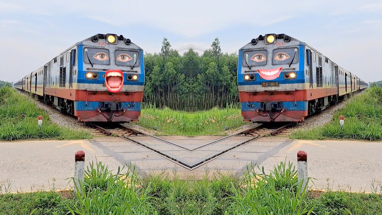Laughing train VS Angry train (kì lạ tàu hỏa biết cười) funny train ...