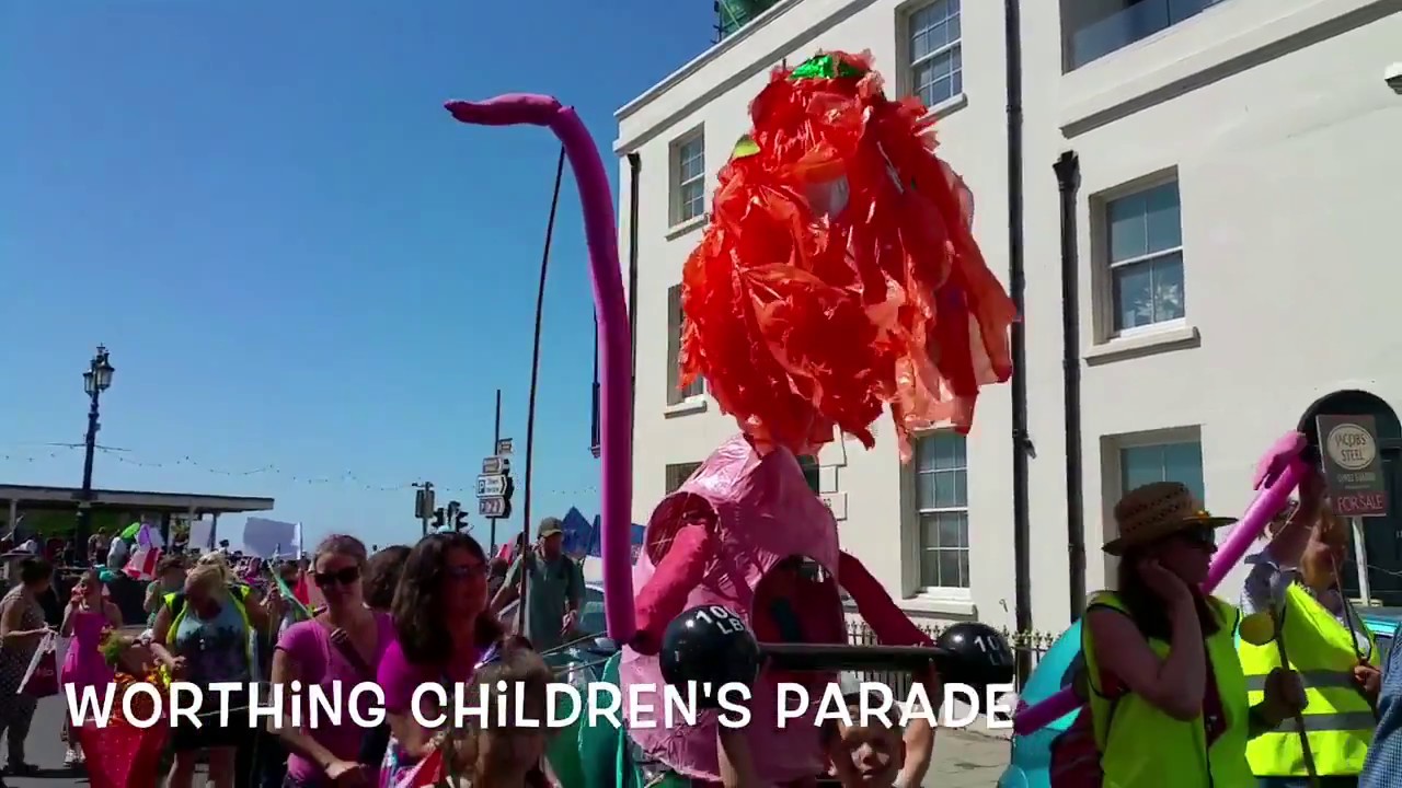 Worthing Children's Parade - YouTube