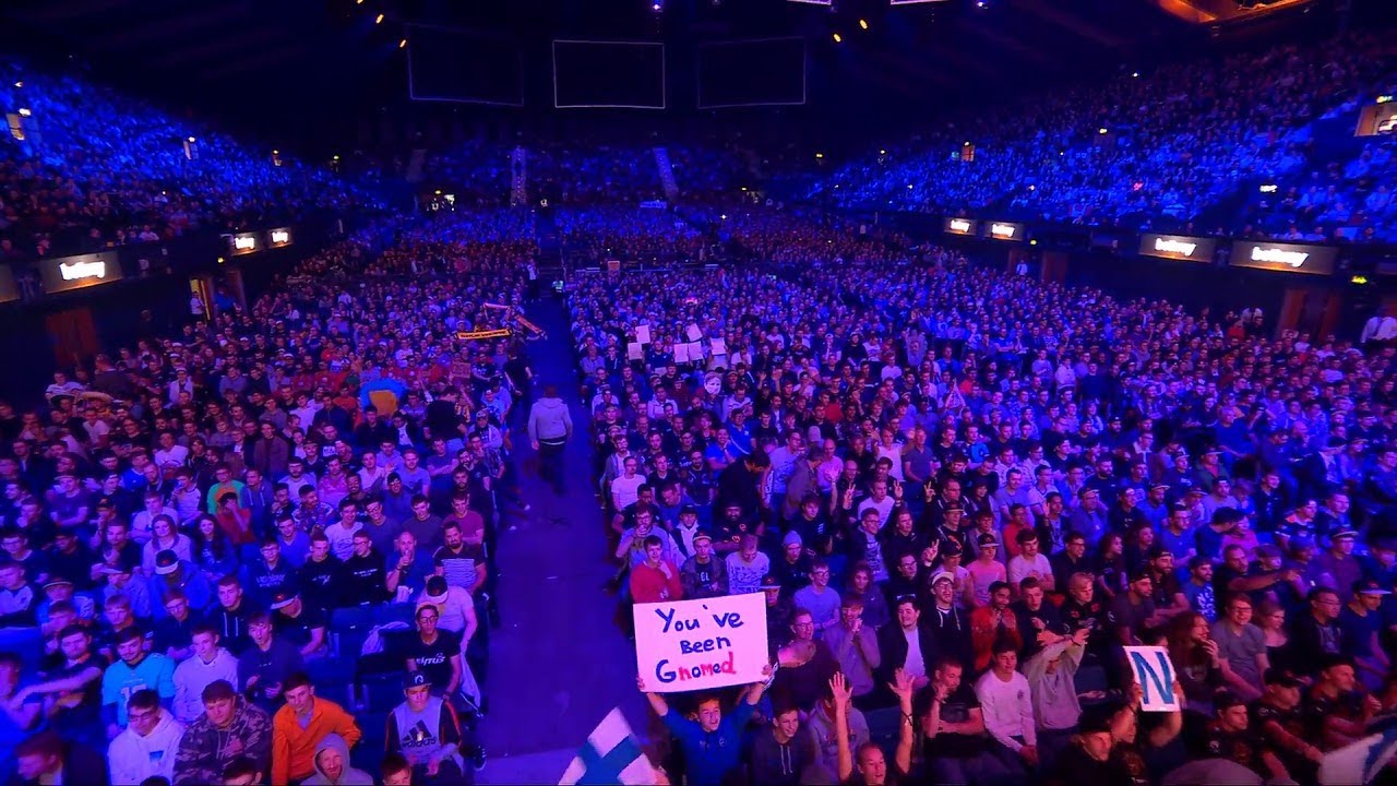 9convert com CounterStrike Global Offensive Incredible crowd sign at ...